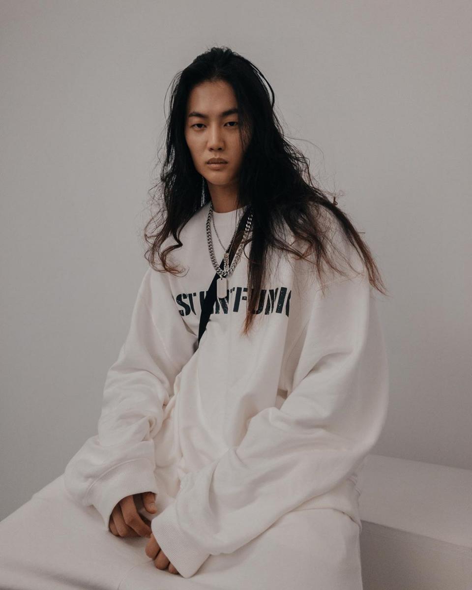 ‘Monday ? Hair: @park_hyo_sim...’ 김성찬, 인스타그램을 통해 근황 공개